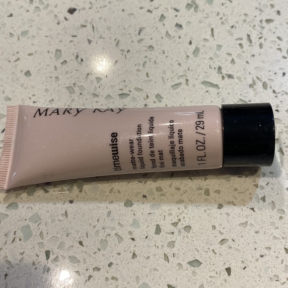 Mary Kay | Makeup | Mattewear Liquid Foundation Ivory 3 A Darker Ivory ...